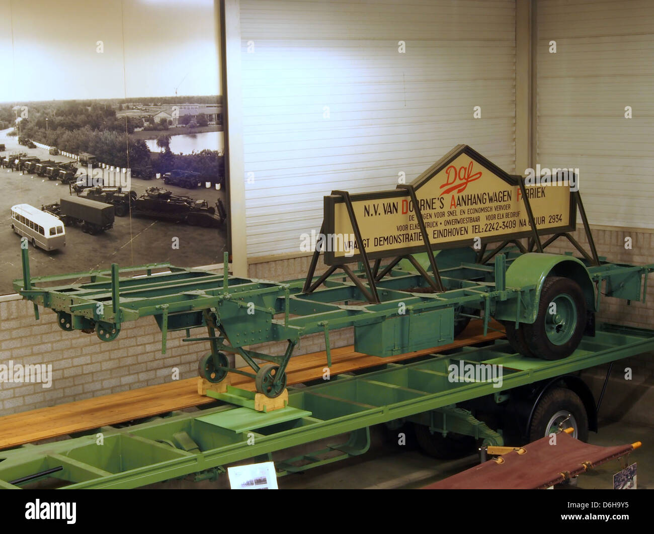 The DAF N.V. van Doorne's Aanhangwagen Fabriek trailer is a durable ...