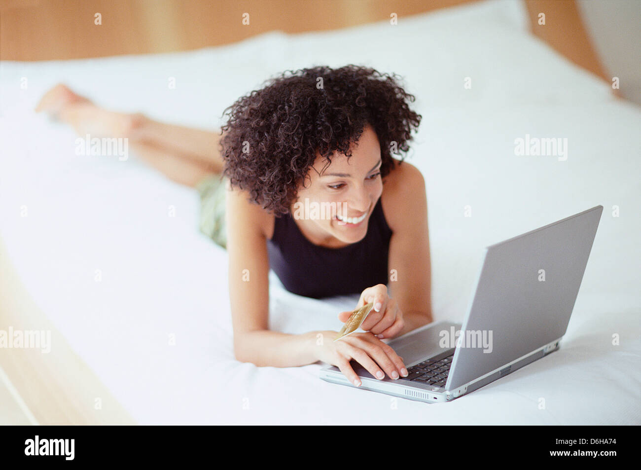 Use a laptop hi-res stock photography and images - Alamy
