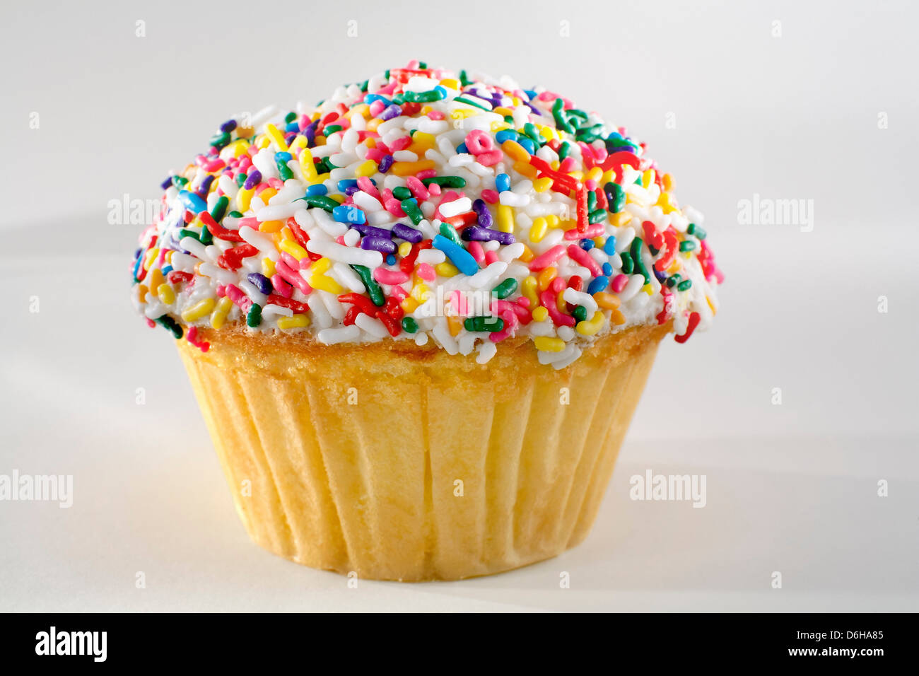 Sprinkles cupcake hi-res stock photography and images - Alamy