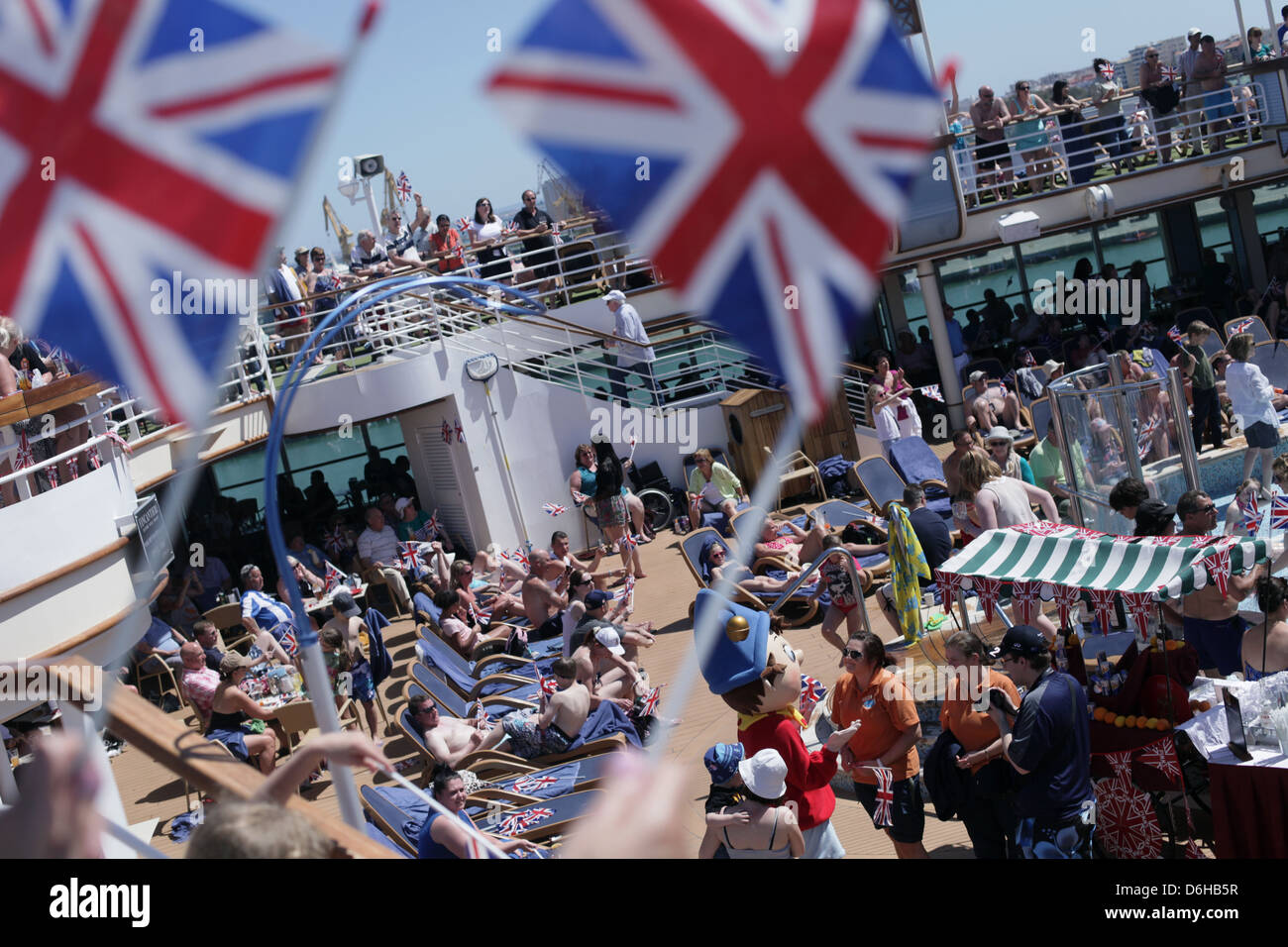 Cruise onboard hi-res stock photography and images - Alamy