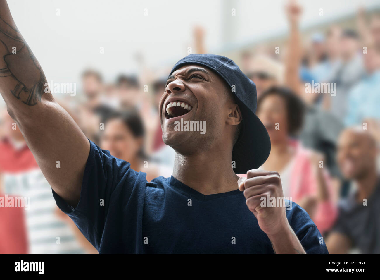 Sports crowd cheering hi-res stock photography and images - Alamy