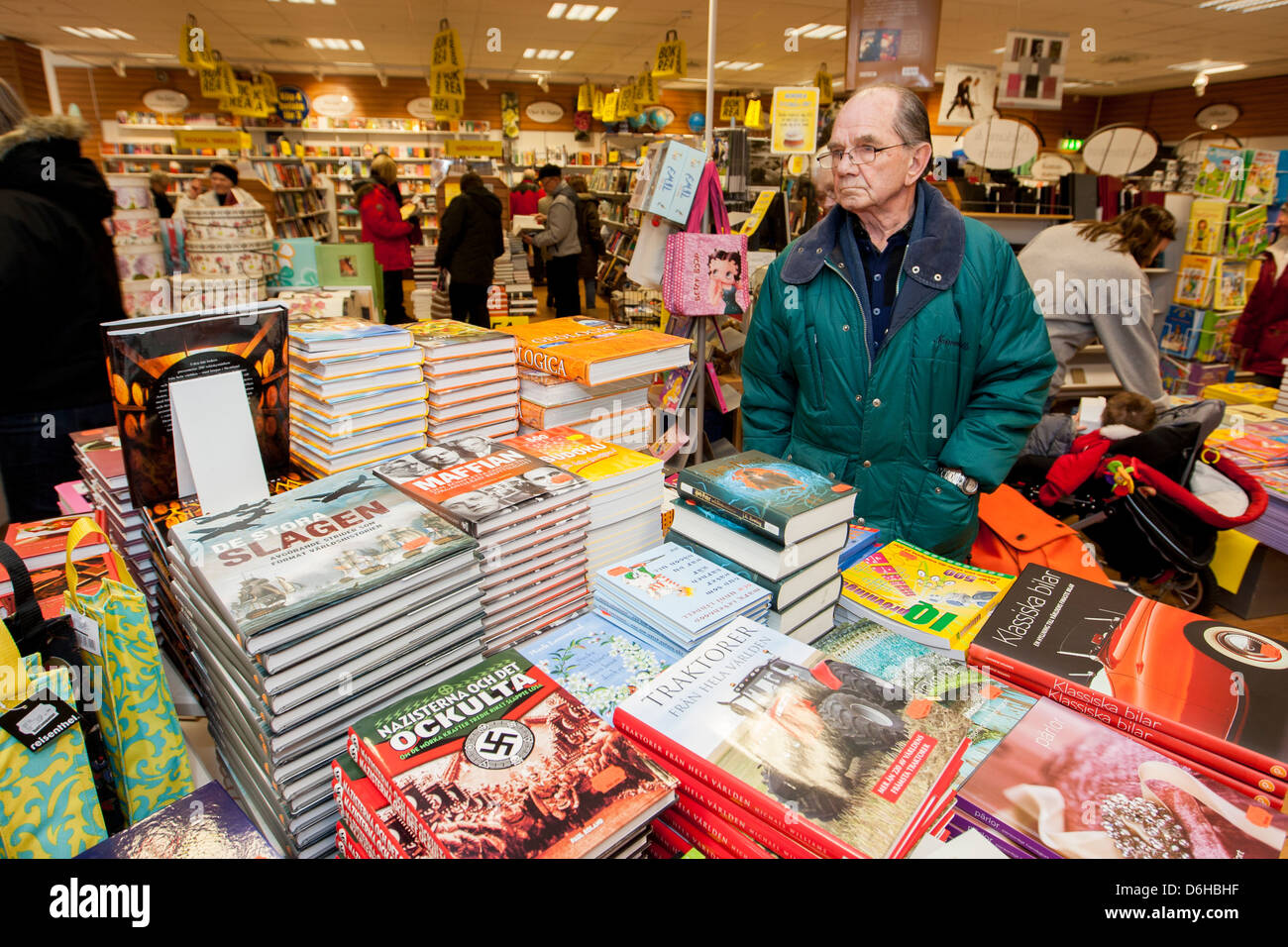 Book store sale hi-res stock photography and images - Alamy