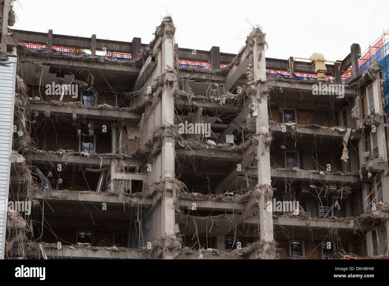 A building is half way thru demolition leaving exposed internals Stock ...