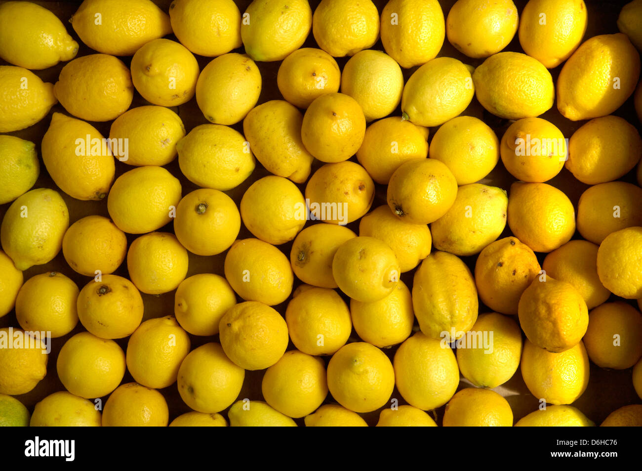 Cluster of lemons hi-res stock photography and images - Alamy
