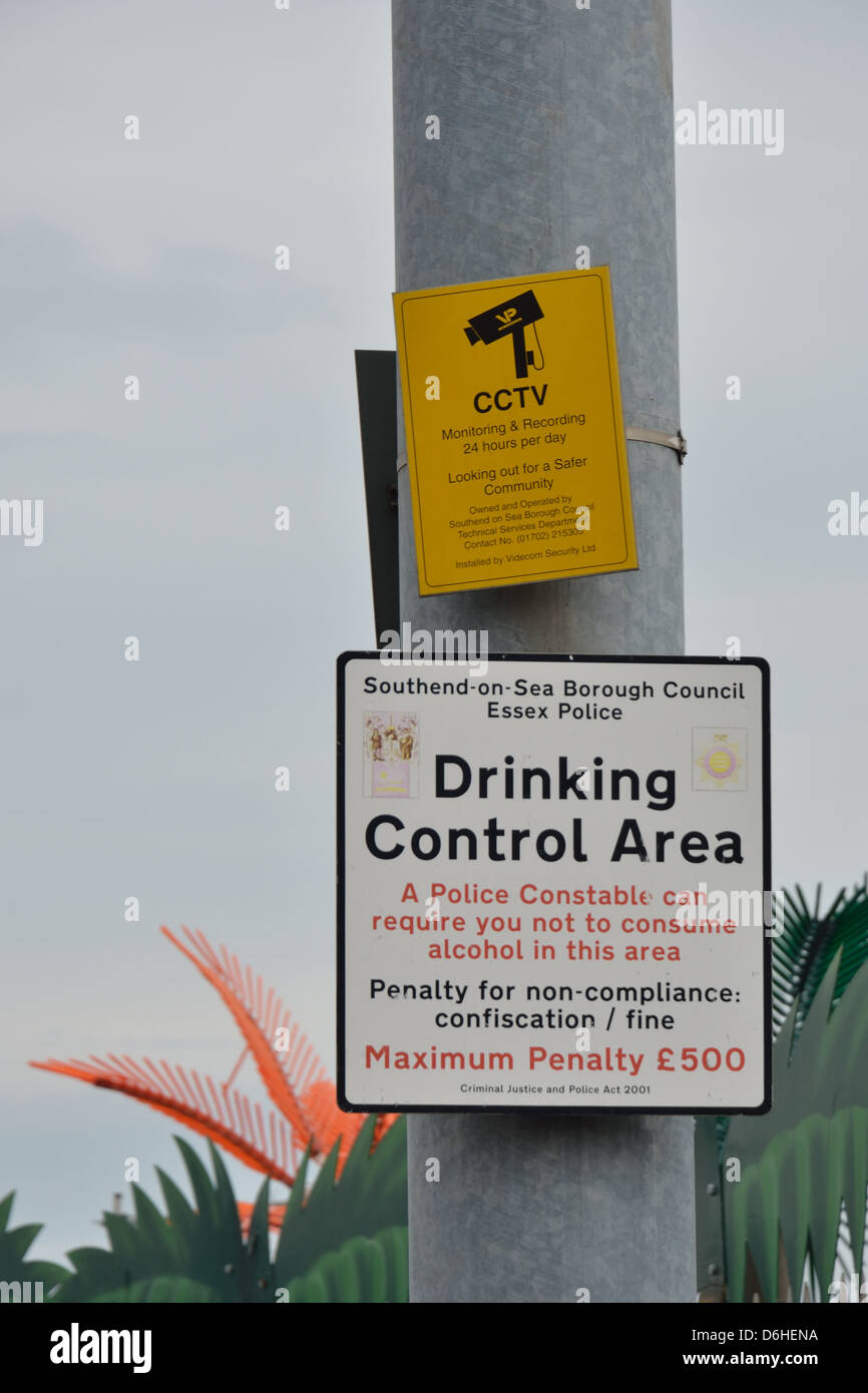 Drinking control area sign Stock Photo - Alamy
