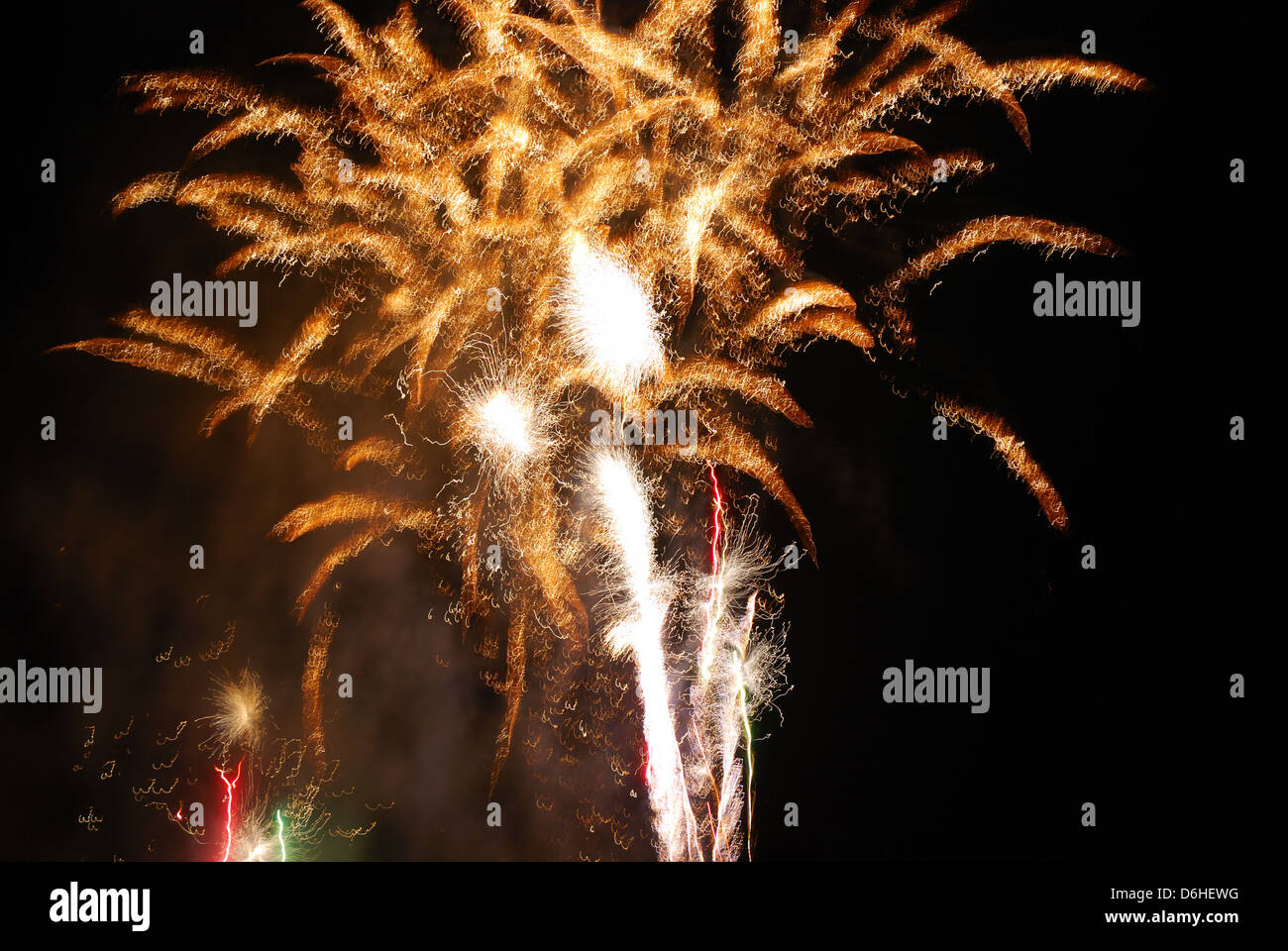 Brilliant colour fireworks hi-res stock photography and images - Alamy