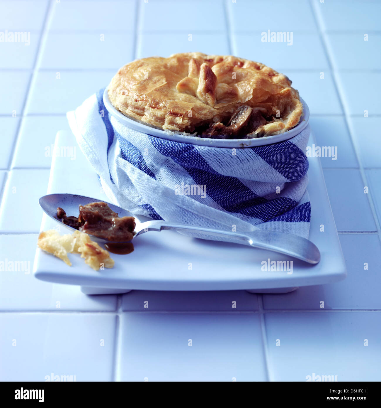 Individual meat pies hi-res stock photography and images - Alamy