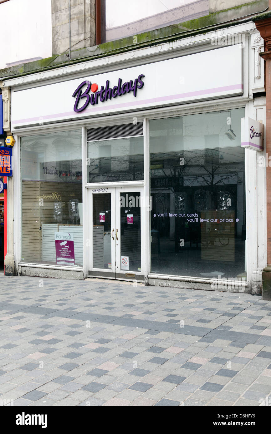 Closed shopping centres hi-res stock photography and images - Alamy