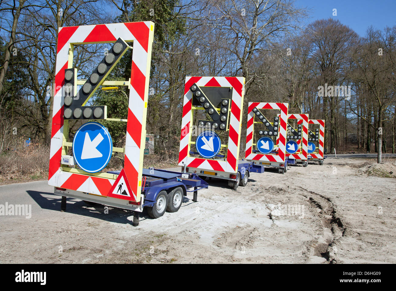 Reroute sign hi-res stock photography and images - Alamy