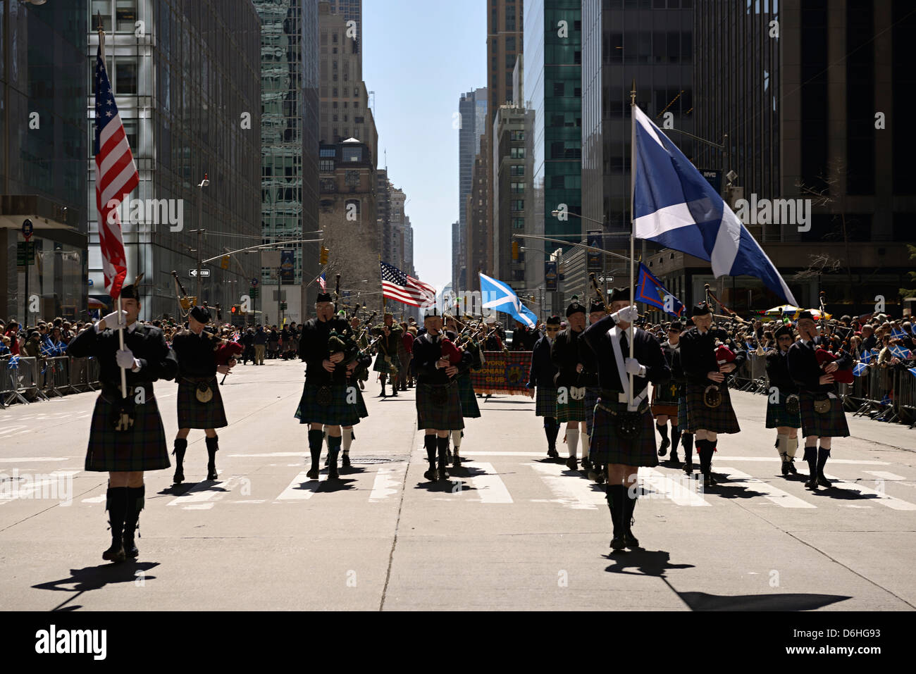 Scottish day parade hi-res stock photography and images - Alamy