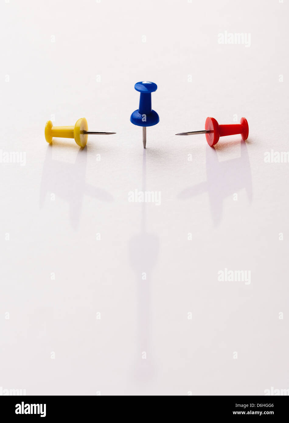 Map pins hi-res stock photography and images - Alamy