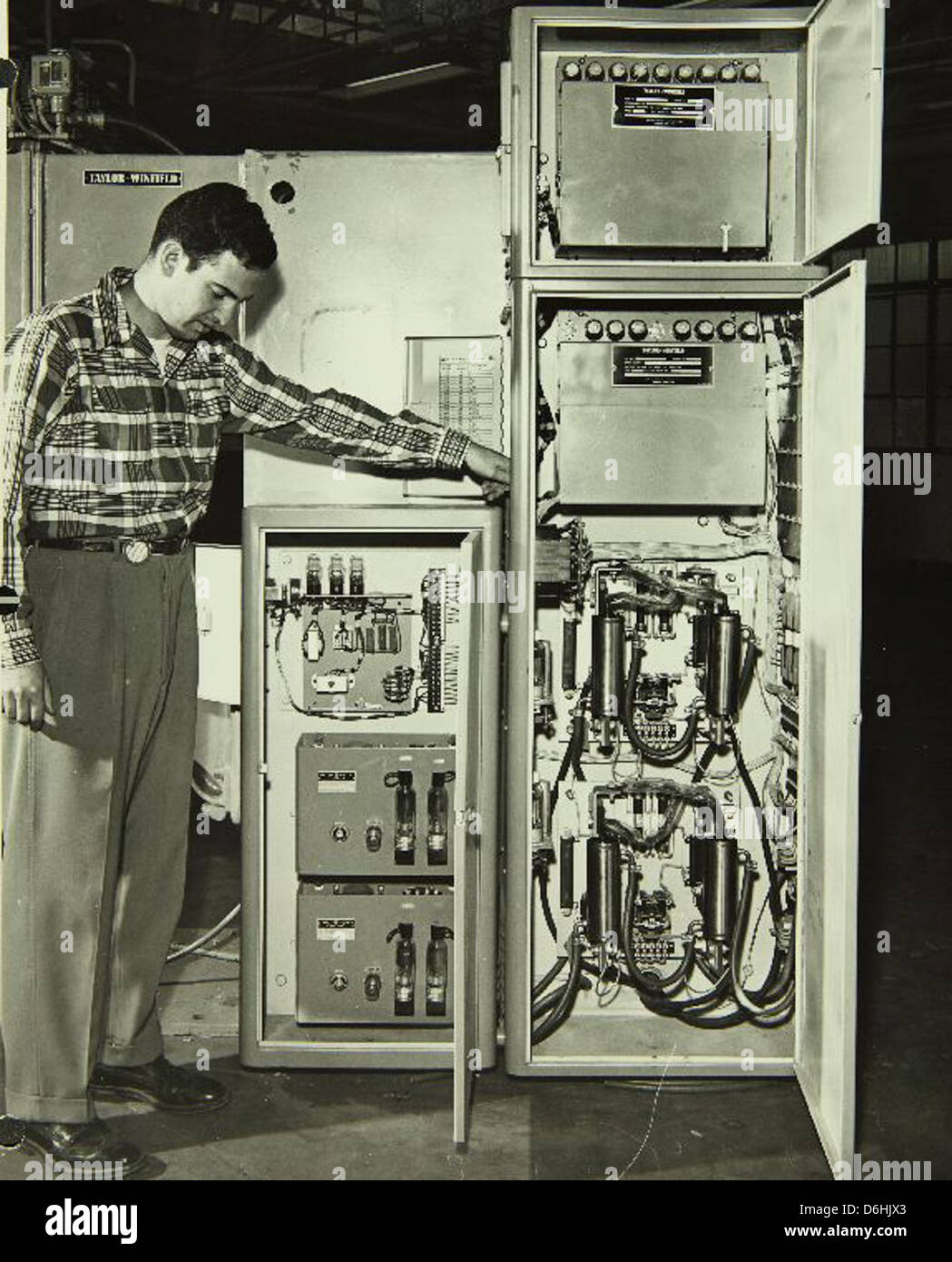 This image shows the Convair/General Dynamics plant and its personnel ...