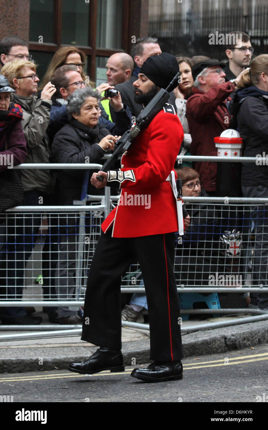 Sikh in scots guards baroness hi-res stock photography and images - Alamy