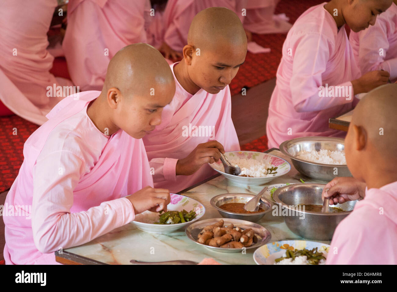 Nun Uniforms High Resolution Stock Photography and Images - Alamy