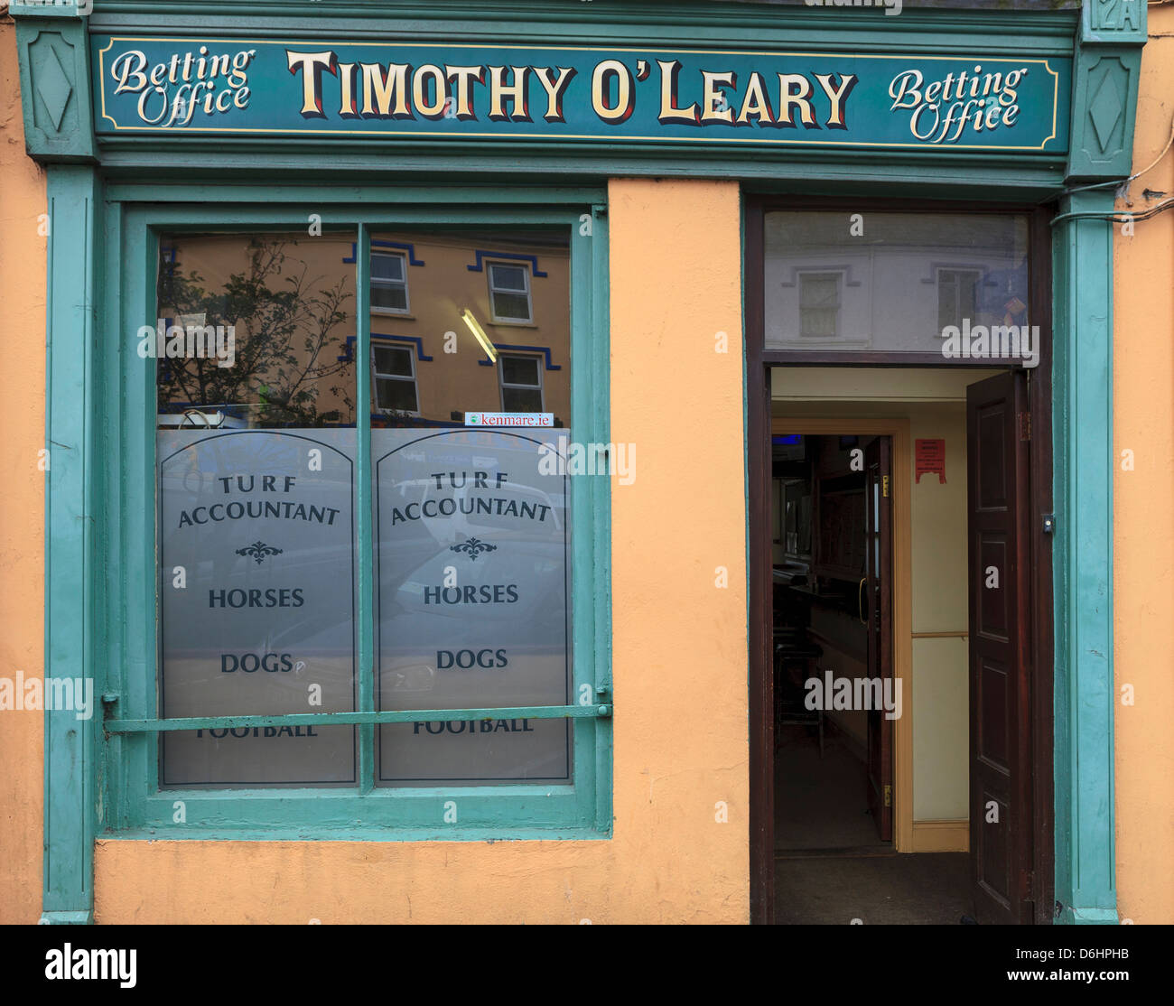 Kenmare. County Kerry. Ireland. Shop fronts Stock Photo - Alamy