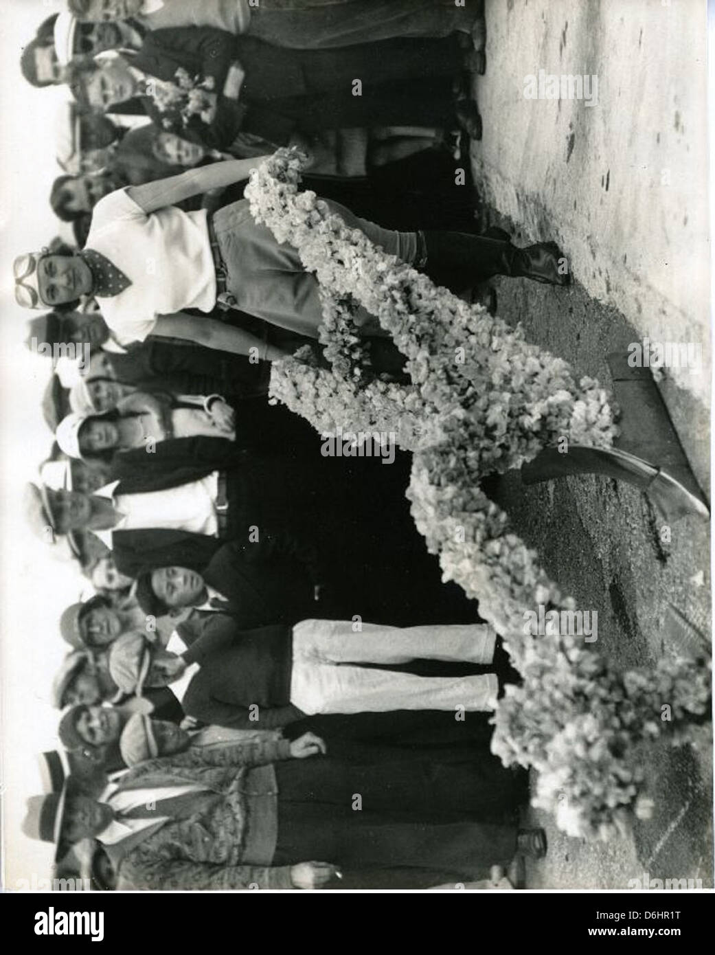 Ruth Elder was a pioneering aviatrix known for her early aviation ...