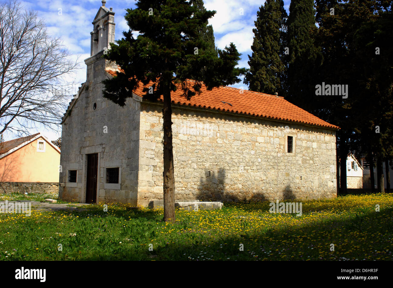 Small stone church hi-res stock photography and images - Alamy