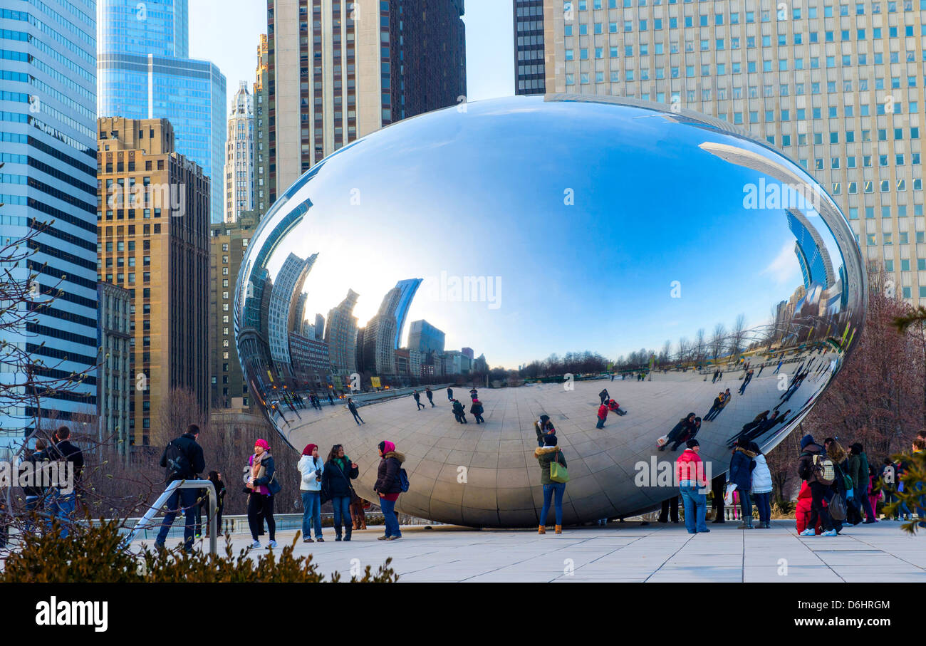 Cloud gate chicago hi-res stock photography and images - Alamy