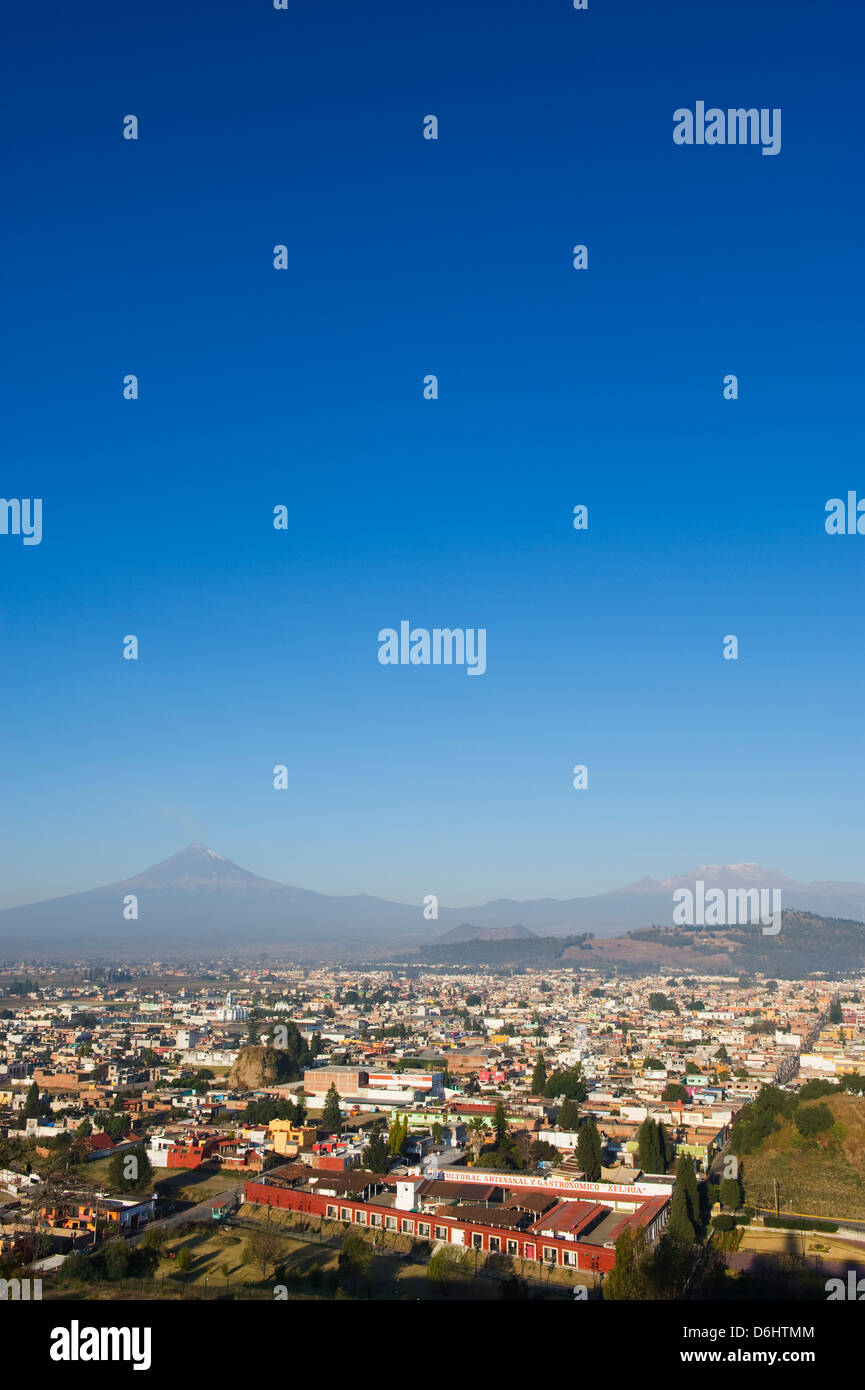 Volcan de Popocatepetl (5452m), and Volcan de Iztaccihuatl (5220m ...