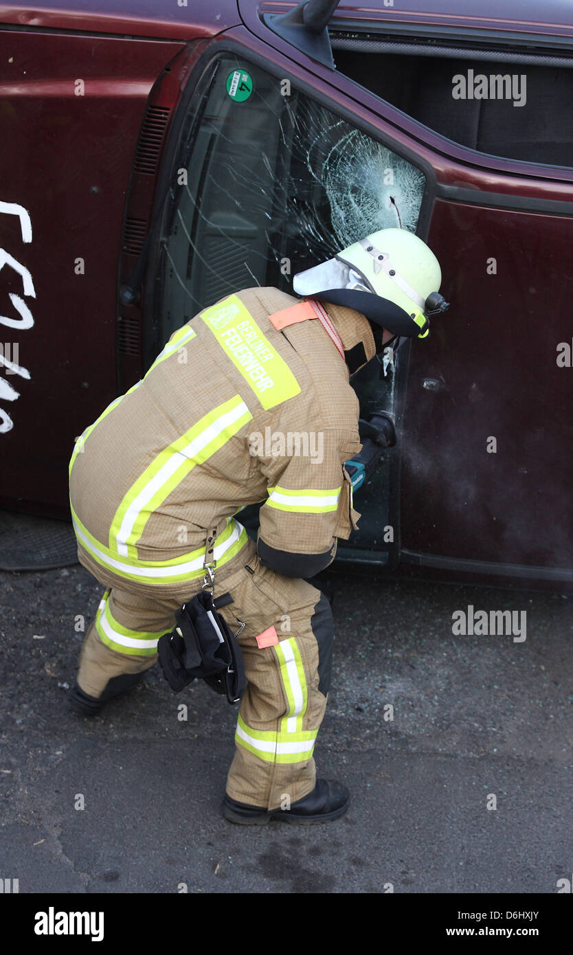 Sheet glass windows hi-res stock photography and images - Alamy