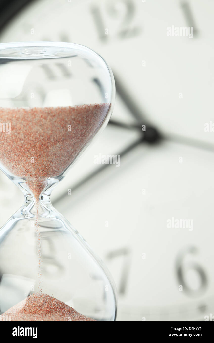 Time hourglass hi-res stock photography and images - Alamy