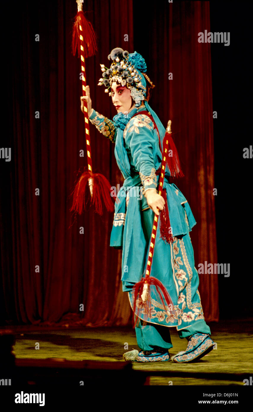 Female opera singer performs hi-res stock photography and images - Alamy