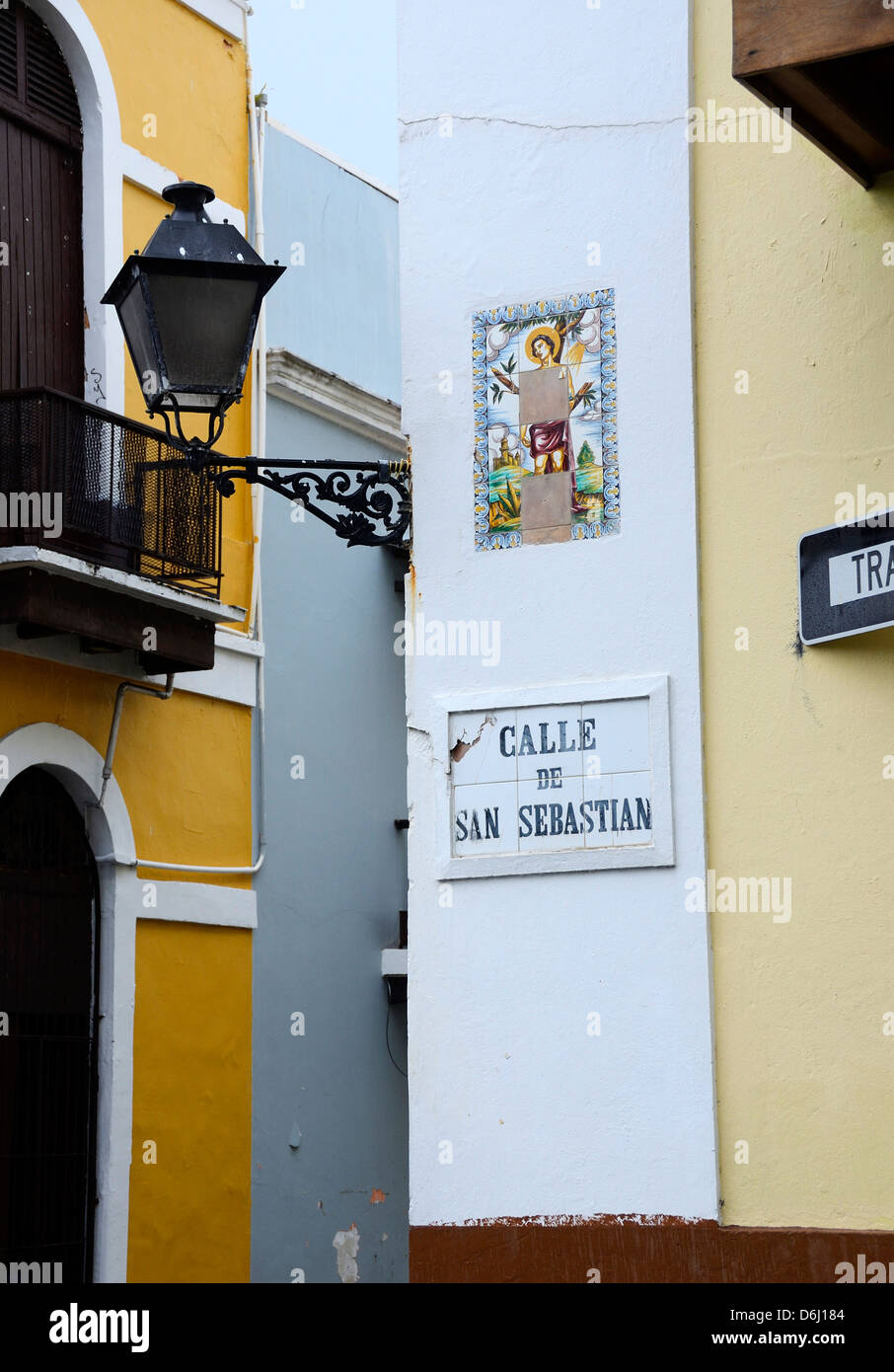 Lamp post and street signs in Old San Juan, Puerto Rico Stock Photo - Alamy