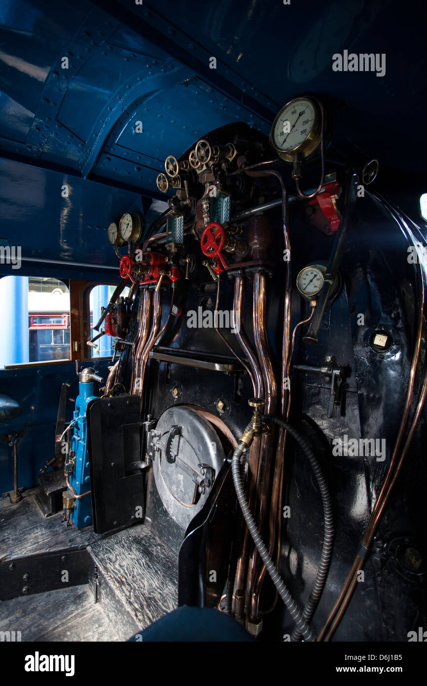 Locomotive cab hi-res stock photography and images - Alamy