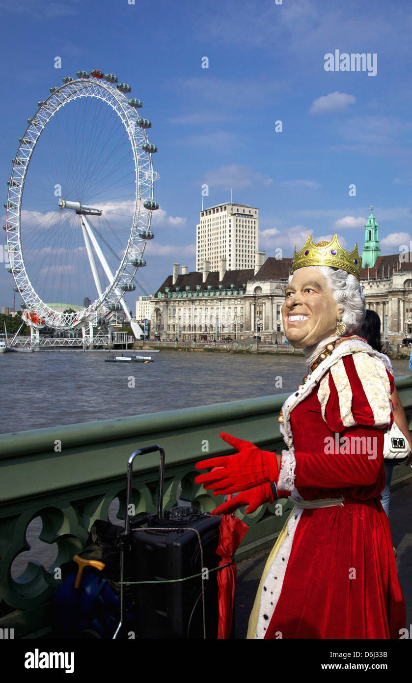 England london queen elizabeth impersonator hi-res stock photography ...