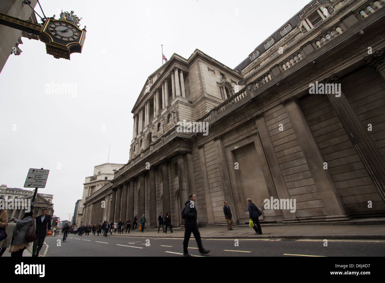 Threadneedle street hi-res stock photography and images - Alamy