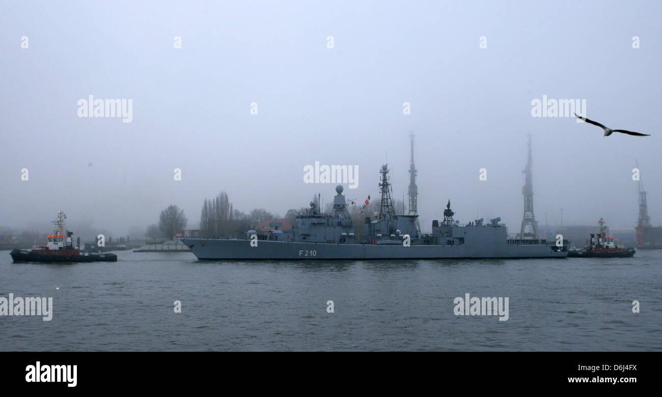 The frigate 'Emden' arrives at the harbour in Hamburg, Germany, 03 ...