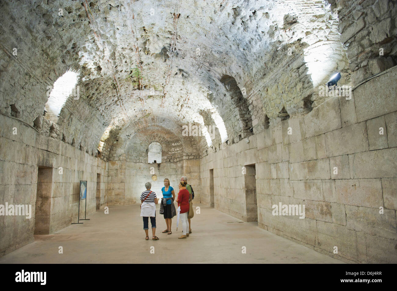 Underground palace hi-res stock photography and images - Alamy