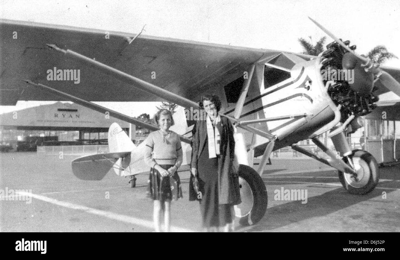 Five aircraft in air Black and White Stock Photos & Images - Alamy