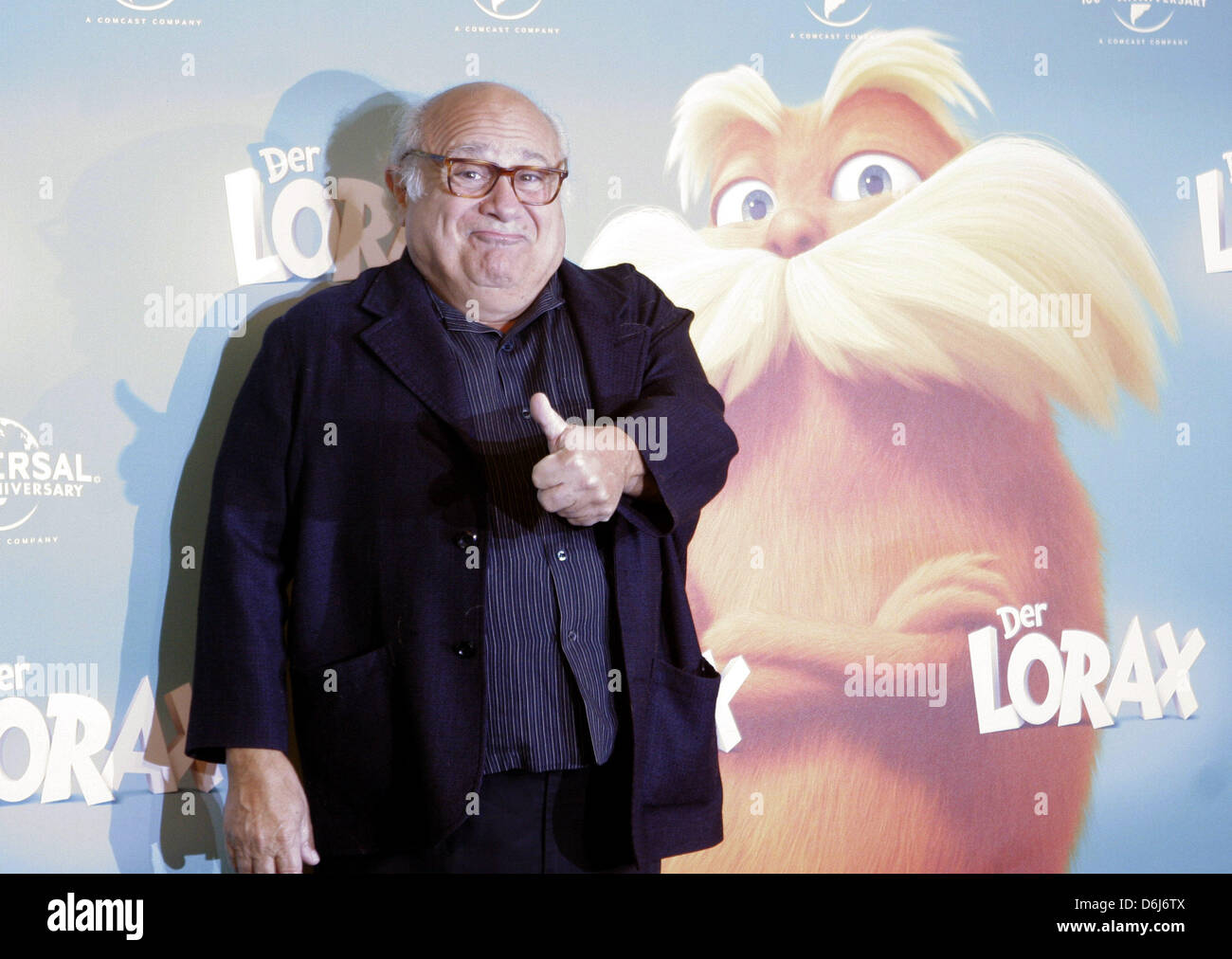 American actor devito hi-res stock photography and images - Alamy