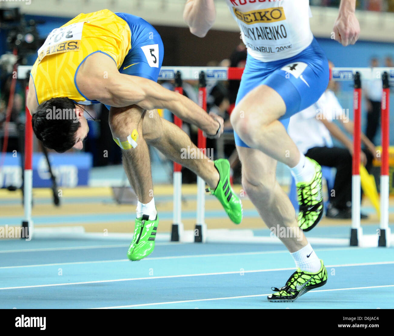Mens 60 metres hurdles hi-res stock photography and images - Alamy