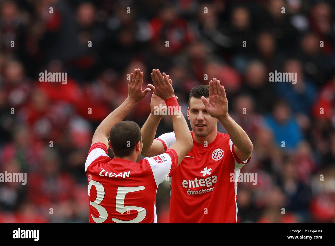 Mainz's Mohamed Zidan (L) celebrates his 2-0 goal with Adam Szalai ...
