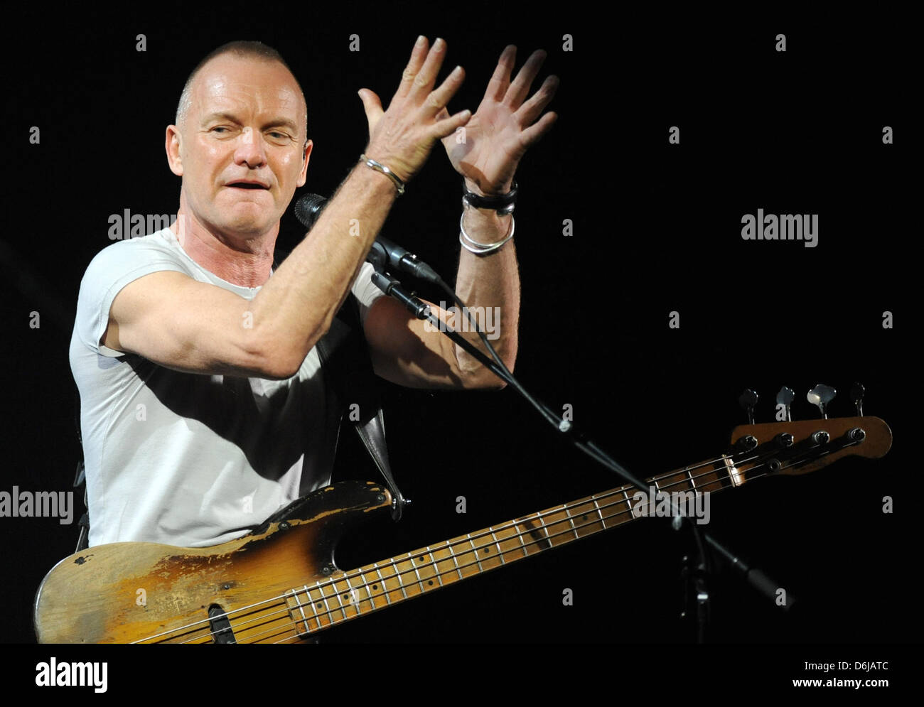 Gordon matthew thomas sumner hi-res stock photography and images - Alamy