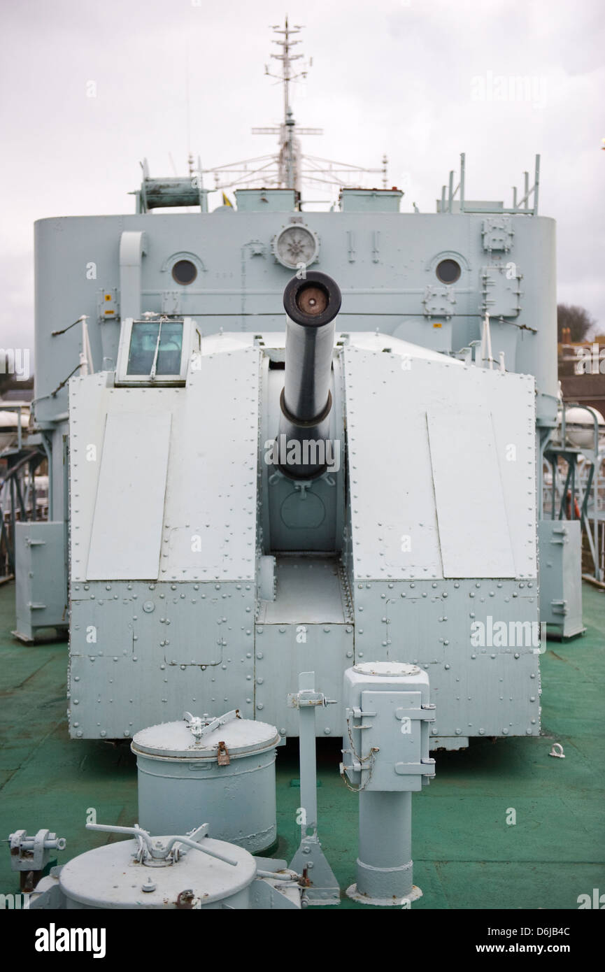 Ships cannon hi-res stock photography and images - Alamy
