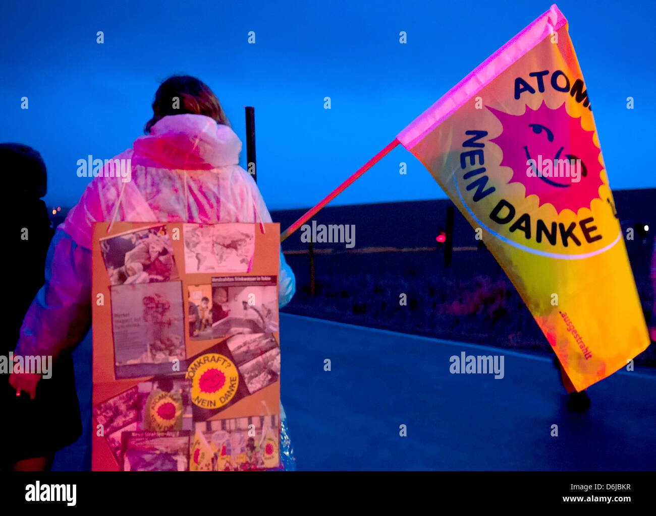 Nuclear symbol hi-res stock photography and images - Alamy