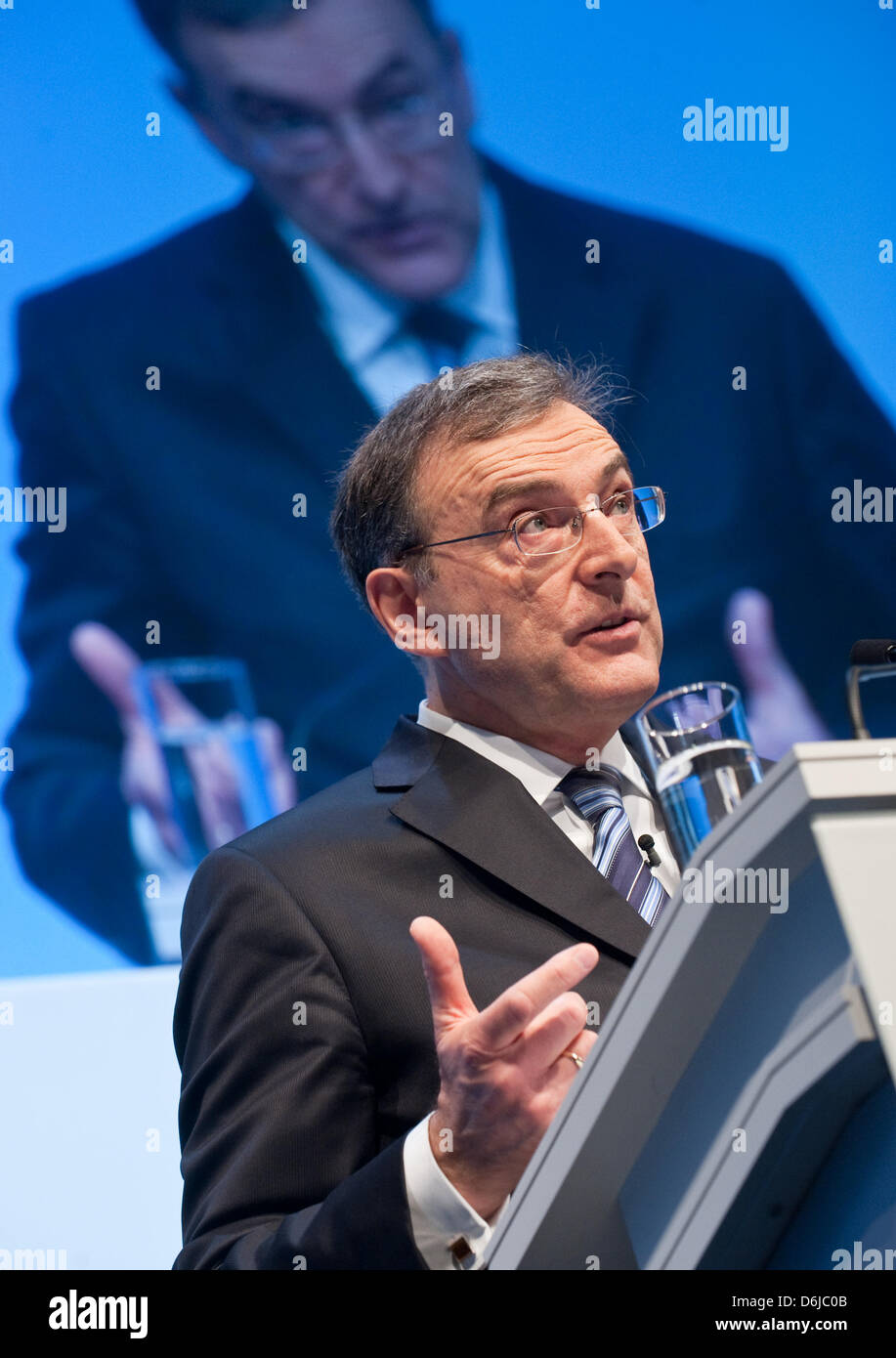 Bmw group ceo norbert reithofer hi-res stock photography and images - Alamy