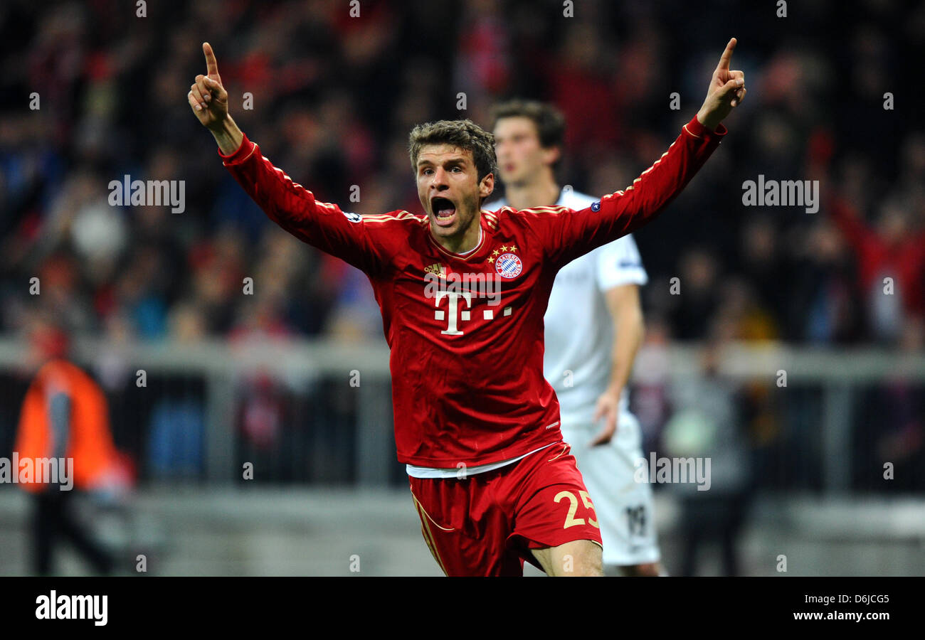 Goal Celebration Mueller High Resolution Stock Photography and Images ...