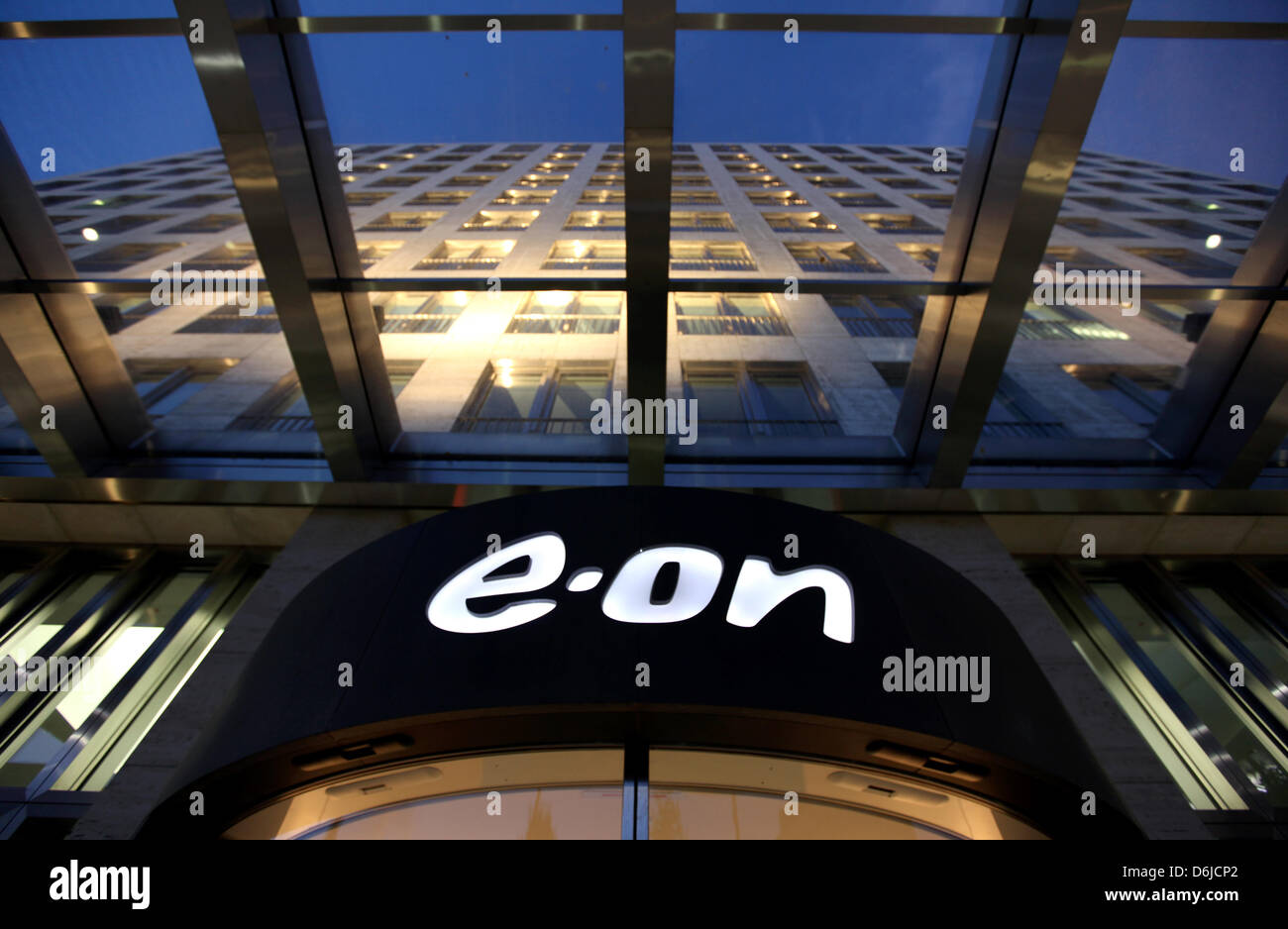 File â an archive photo dated 27 hi-res stock photography and images ...