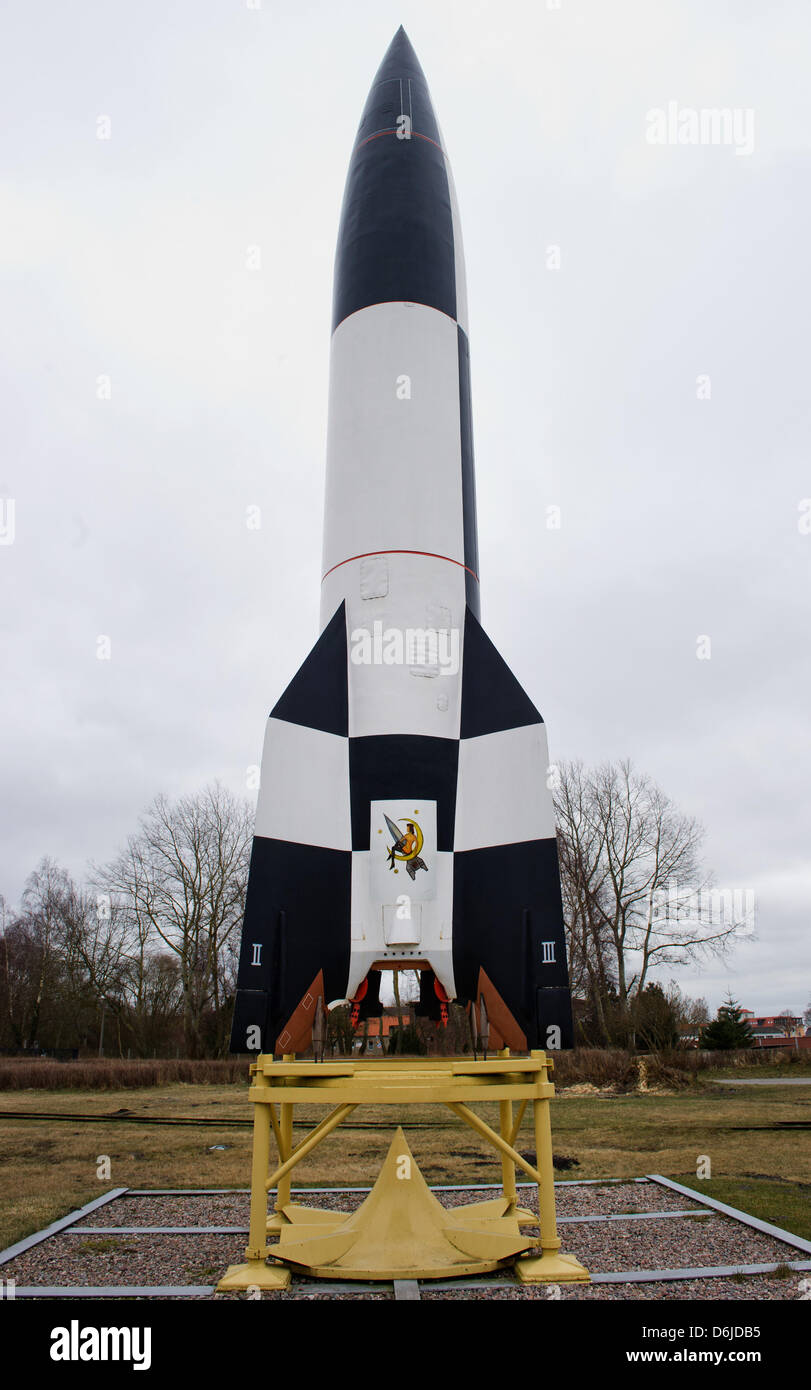 V 2 rocket hi-res stock photography and images - Alamy