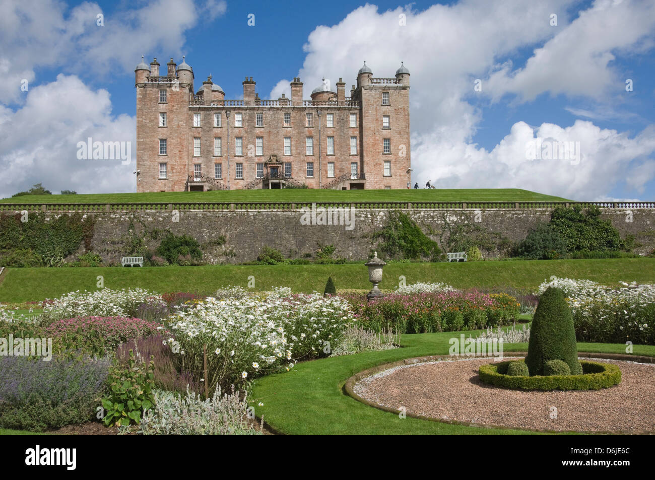 Drumlanrig castle gardens scotland hi-res stock photography and images ...