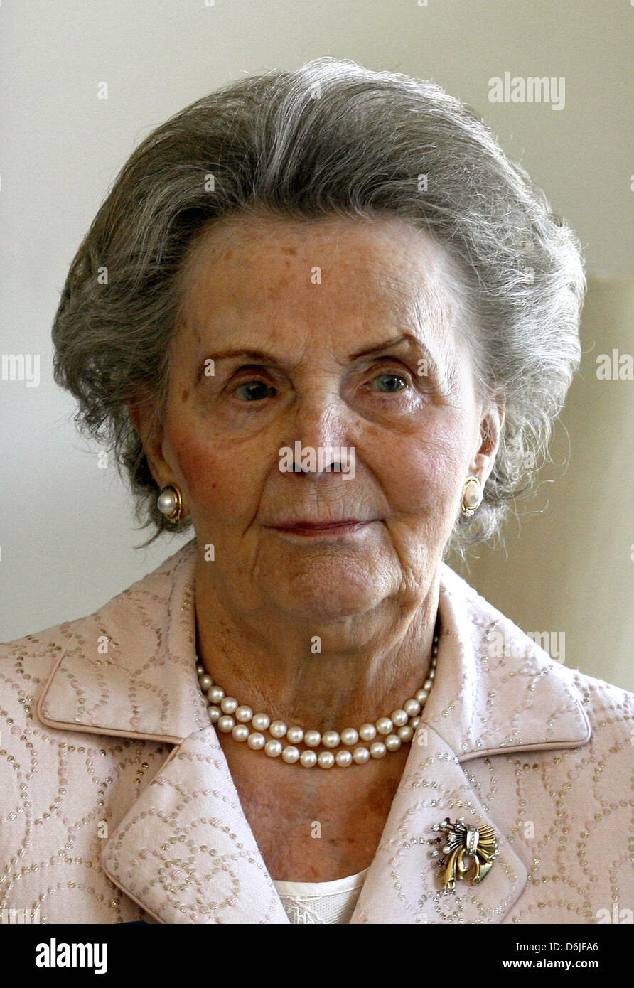 Else Beitz waits for the awarding of the Grand Corss of Merit of the ...