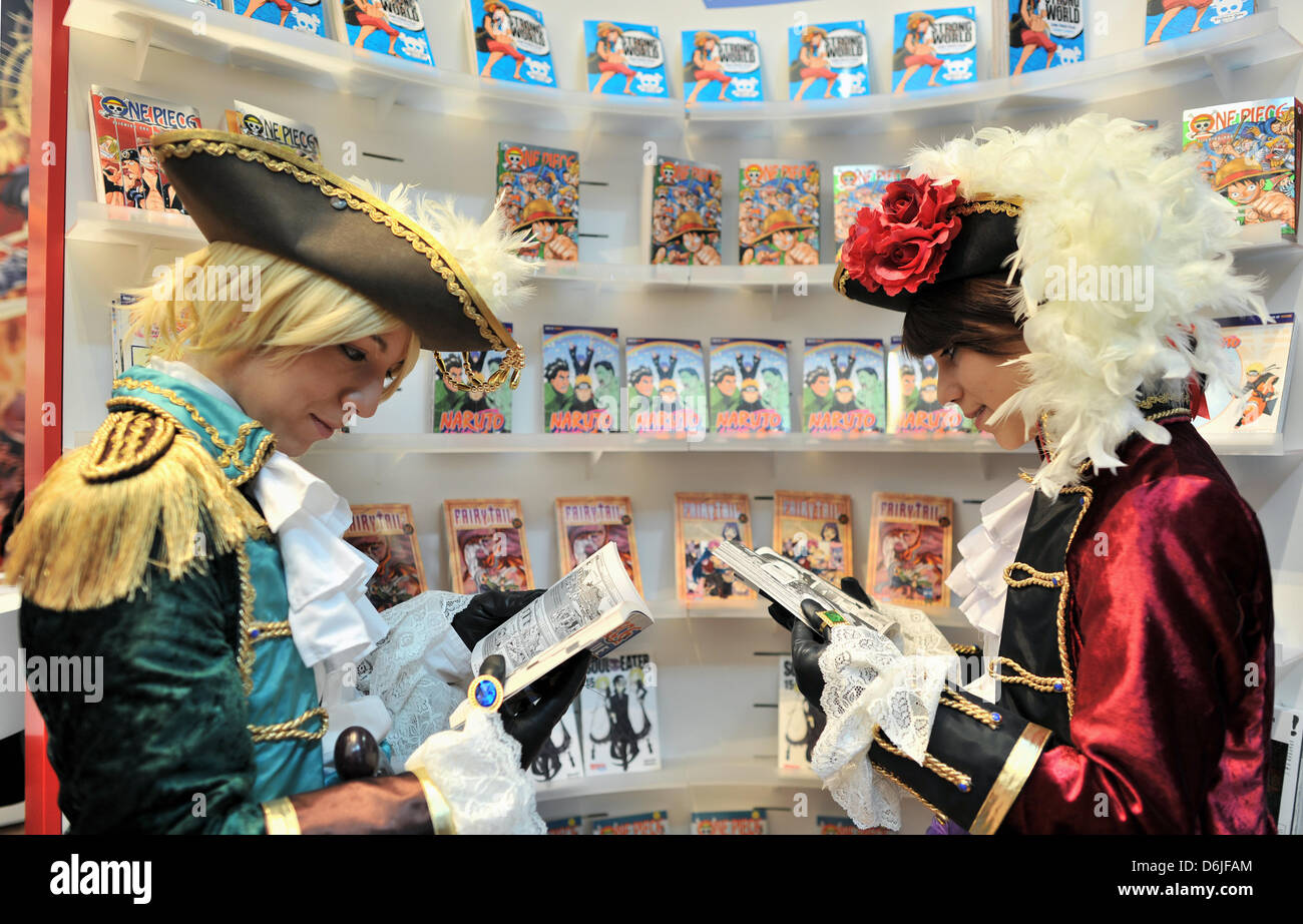Manga fans from Vienna read Japanese comics at the Leipzig Book Fair in ...