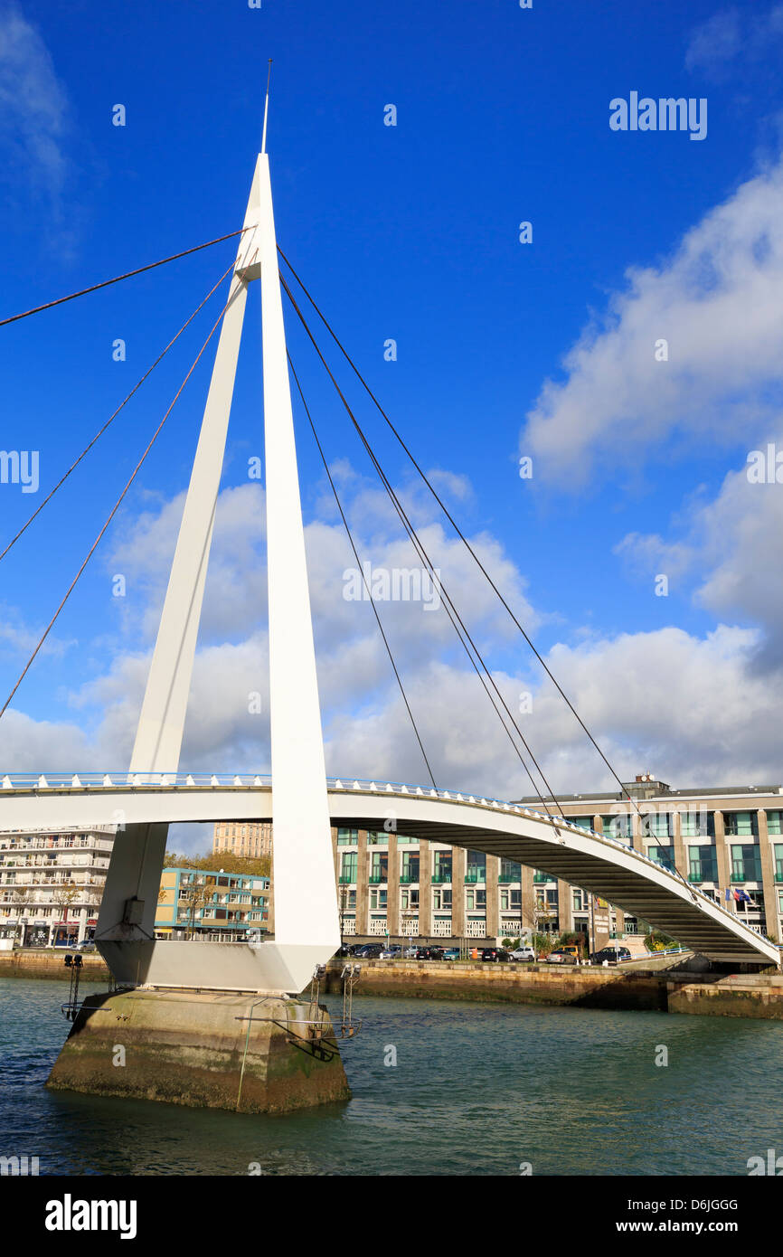 Pedestrian bridge over the Commerce Basin, Le Havre, Normandy, France ...