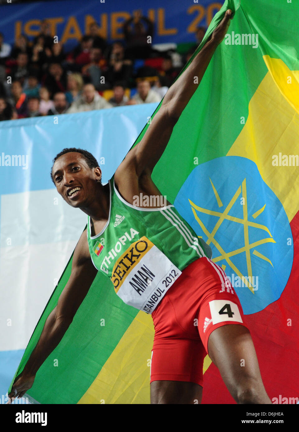 Mens 800 metres hi-res stock photography and images - Alamy