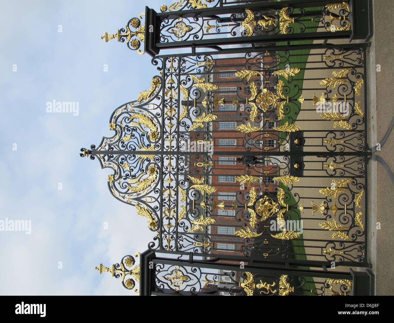 The gates of Kensington Palace is pictured in London, Great Britain, 20 ...