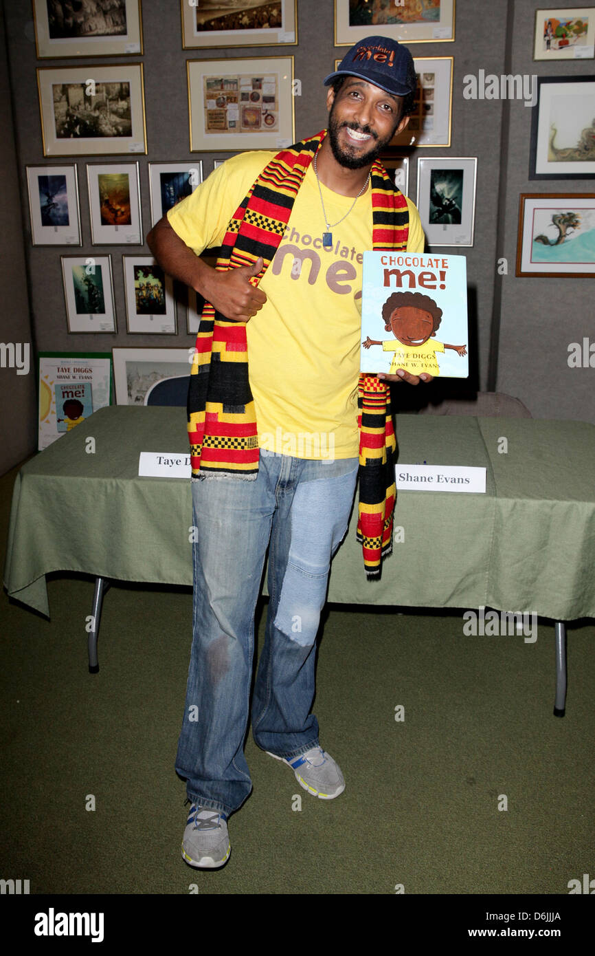 Illustrator, Shane W. Evans Book launch for 'Chocolate Me' at Books of ...